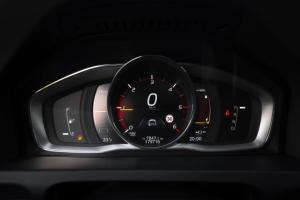 Melns Volvo V60 2013 Rīga, ar dzinēja tilpumu 2.40 L un nobraukumu 180 tūkst. km par 12900 €, foto 21 vietnē AUTOMOTO.COM.LV