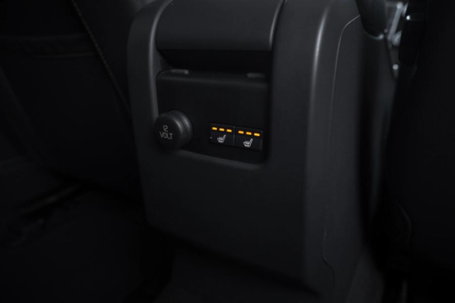 Melns Volvo V60 2013 Rīga, ar dzinēja tilpumu 2.40 L un nobraukumu 180 tūkst. km par 12900 €, foto 25 vietnē AUTOMOTO.COM.LV