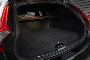 Melns Volvo V60 2013 Rīga, ar dzinēja tilpumu 2.40 L un nobraukumu 180 tūkst. km par 12900 €, foto 27 vietnē AUTOMOTO.COM.LV