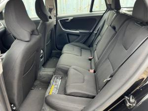 Melns Volvo V60 2013 Rīga, ar dzinēja tilpumu 2.00 L un nobraukumu 184 tūkst. km par 6995 €, foto 5 vietnē AUTOMOTO.COM.LV