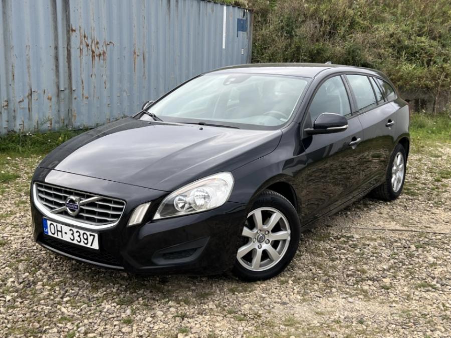 Melns Volvo V60 2013 Rīga, ar dzinēja tilpumu 2.00 L un nobraukumu 184 tūkst. km par 6995 €, foto 8 vietnē AUTOMOTO.COM.LV