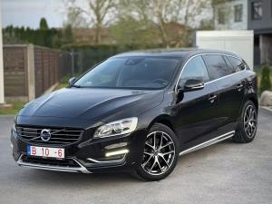 Black Volvo V60 2013 in Jelgava, with an engine capacity of 2.40 L and mileage of 205 thousand km for 10500 €, photo  on AUTOMOTO.COM.LV
