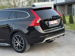 Melns Volvo V60 2013 Jelgava, ar dzinēja tilpumu 2.40 L un nobraukumu 205 tūkst. km par 10500 €, foto 5 vietnē AUTOMOTO.COM.LV