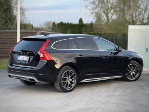 Melns Volvo V60 2013 Jelgava, ar dzinēja tilpumu 2.40 L un nobraukumu 205 tūkst. km par 10500 €, foto 8 vietnē AUTOMOTO.COM.LV