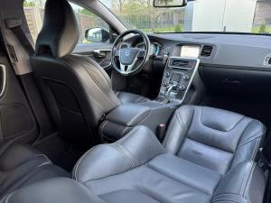 Melns Volvo V60 2013 Jelgava, ar dzinēja tilpumu 2.40 L un nobraukumu 205 tūkst. km par 10500 €, foto 16 vietnē AUTOMOTO.COM.LV