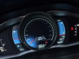 Melns Volvo V60 2013 Jelgava, ar dzinēja tilpumu 2.40 L un nobraukumu 205 tūkst. km par 10500 €, foto 25 vietnē AUTOMOTO.COM.LV