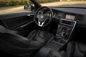 Melns Volvo V60 2013 Jelgava, ar dzinēja tilpumu 2.40 L un nobraukumu 238 tūkst. km par 9900 €, foto 8 vietnē AUTOMOTO.COM.LV