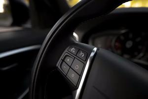 Melns Volvo V60 2013 Jelgava, ar dzinēja tilpumu 2.40 L un nobraukumu 238 tūkst. km par 9900 €, foto 15 vietnē AUTOMOTO.COM.LV