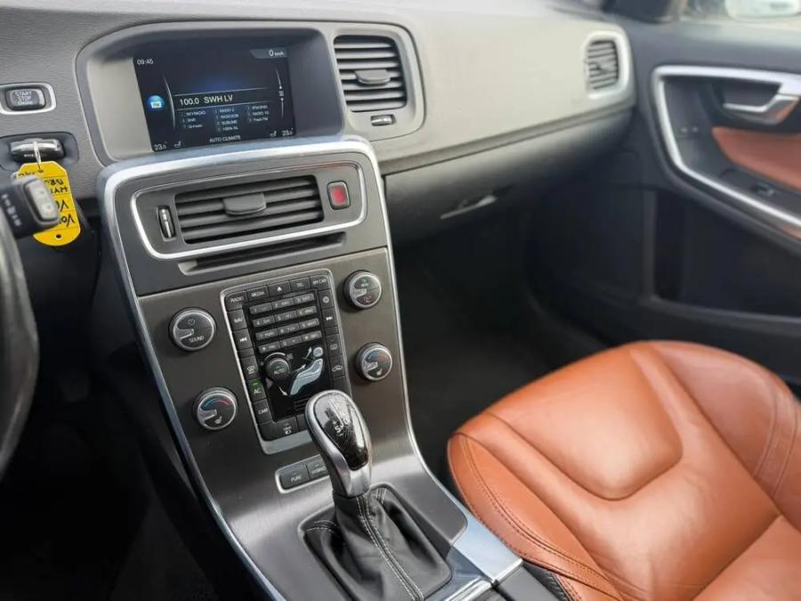 Черный Вольво B60 2013 в Рига, объемом двигателя 2.40 л и пробегом 270 тыс. км за 7990 €, фото 21 на AUTOMOTO.COM.LV