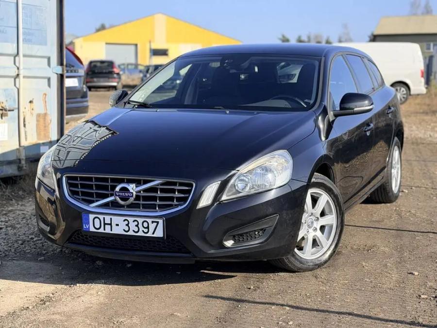 Черный Вольво B60 2013 в Рига, объемом двигателя 2.00 л и пробегом 184 тыс. км за 6995 €, фото 4 на AUTOMOTO.COM.LV