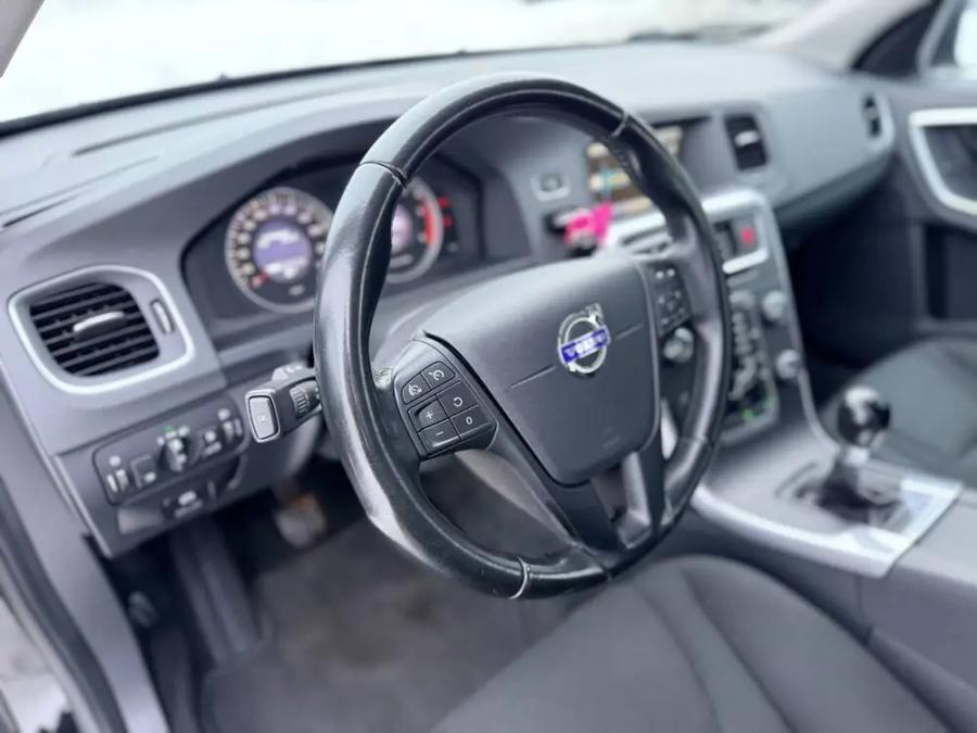 Черный Вольво B60 2013 в Рига, объемом двигателя 2.00 л и пробегом 184 тыс. км за 6995 €, фото 9 на AUTOMOTO.COM.LV