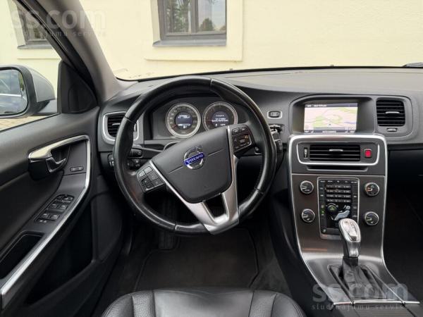 Black Volvo V60 2013 in Gulbene, with an engine capacity of 2.40 L and mileage of 275 thousand km for 7990 €, photo 9 on AUTOMOTO.COM.LV