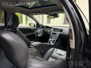 Black Volvo V60 2013 in Gulbene, with an engine capacity of 2.40 L and mileage of 275 thousand km for 7990 €, photo 11 on AUTOMOTO.COM.LV