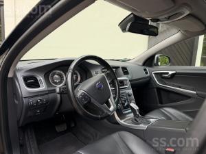 Black Volvo V60 2013 in Gulbene, with an engine capacity of 2.40 L and mileage of 275 thousand km for 7990 €, photo 13 on AUTOMOTO.COM.LV