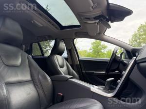 Black Volvo V60 2013 in Gulbene, with an engine capacity of 2.40 L and mileage of 275 thousand km for 7990 €, photo 15 on AUTOMOTO.COM.LV