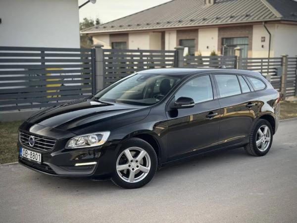 Melns Volvo V60 2013 Jelgava, ar dzinēja tilpumu 2.00 L un nobraukumu 325 tūkst. km par 5600 €, foto 1 vietnē AUTOMOTO.COM.LV