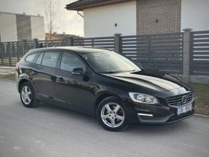 Black Volvo V60 2013 in Jelgava, with an engine capacity of 2.00 L and mileage of 325 thousand km for 5600 €, photo 6 on AUTOMOTO.COM.LV