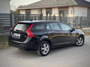 Black Volvo V60 2013 in Jelgava, with an engine capacity of 2.00 L and mileage of 325 thousand km for 5600 €, photo 7 on AUTOMOTO.COM.LV