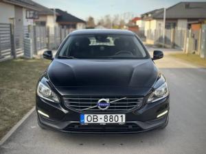 Black Volvo V60 2013 in Jelgava, with an engine capacity of 2.00 L and mileage of 325 thousand km for 5600 €, photo 9 on AUTOMOTO.COM.LV