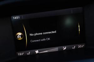 Black Volvo V60 2013 in Jelgava, with an engine capacity of 2.00 L and mileage of 325 thousand km for 5600 €, photo 20 on AUTOMOTO.COM.LV