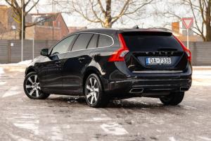 Melns Volvo V60 2013 Rīga, ar dzinēja tilpumu 2.40 L un nobraukumu 238 tūkst. km par 10900 €, foto 5 vietnē AUTOMOTO.COM.LV