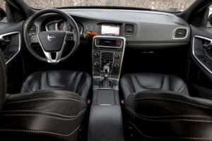 Melns Volvo V60 2013 Rīga, ar dzinēja tilpumu 2.40 L un nobraukumu 238 tūkst. km par 10900 €, foto 13 vietnē AUTOMOTO.COM.LV