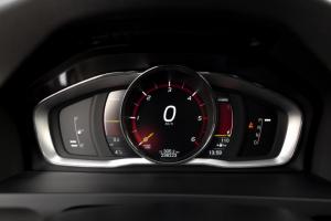 Melns Volvo V60 2013 Rīga, ar dzinēja tilpumu 2.40 L un nobraukumu 238 tūkst. km par 10900 €, foto 18 vietnē AUTOMOTO.COM.LV