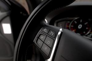 Melns Volvo V60 2013 Rīga, ar dzinēja tilpumu 2.40 L un nobraukumu 238 tūkst. km par 10900 €, foto 19 vietnē AUTOMOTO.COM.LV