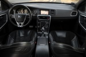 Black Volvo V60 2013 in Riga, with an engine capacity of 2.00 L and mileage of 254 thousand km for 10900 €, photo 10 on AUTOMOTO.COM.LV