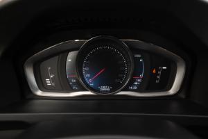Black Volvo V60 2013 in Riga, with an engine capacity of 2.40 L and mileage of 255 thousand km for 10900 €, photo 14 on AUTOMOTO.COM.LV