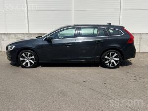 Черный Вольво B60 2013 в Рига, объемом двигателя 2.40 л и пробегом 257 тыс. км за 6994 €, фото 4 на AUTOMOTO.COM.LV