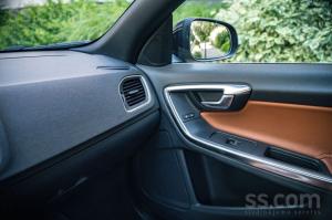 Black Volvo V60 2013 in Riga, with an engine capacity of 1.60 L and mileage of 303 thousand km for 4590 €, photo 16 on AUTOMOTO.COM.LV