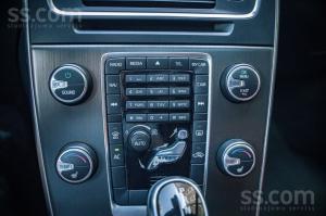 Black Volvo V60 2013 in Riga, with an engine capacity of 1.60 L and mileage of 303 thousand km for 4590 €, photo 18 on AUTOMOTO.COM.LV