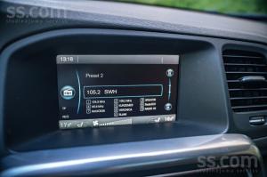 Black Volvo V60 2013 in Riga, with an engine capacity of 1.60 L and mileage of 303 thousand km for 4590 €, photo 19 on AUTOMOTO.COM.LV