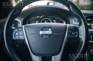 Black Volvo V60 2013 in Riga, with an engine capacity of 1.60 L and mileage of 303 thousand km for 4590 €, photo 20 on AUTOMOTO.COM.LV