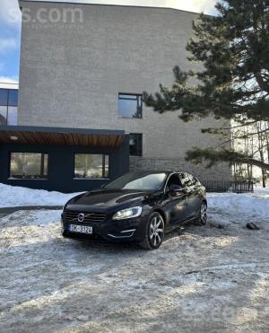 Black Volvo V60 2013 in Bauska, with an engine capacity of 2.40 L and mileage of 320 thousand km for 6000 €, photo  on AUTOMOTO.COM.LV