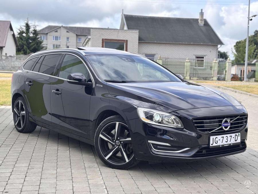 Black Volvo V60 2013 in Raseiniai, with an engine capacity of 2.40 L and mileage of 257 thousand km for 7500 €, photo 5 on AUTOMOTO.COM.LV