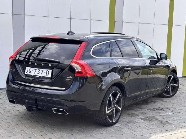 Melns Volvo V60 2013 Raseiniai, ar dzinēja tilpumu 2.40 L un nobraukumu 257 tūkst. km par 7500 €, foto 9 vietnē AUTOMOTO.COM.LV