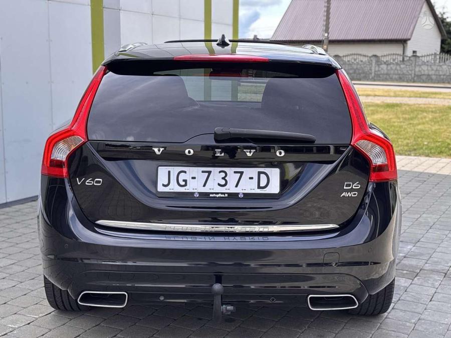 Black Volvo V60 2013 in Raseiniai, with an engine capacity of 2.40 L and mileage of 257 thousand km for 7500 €, photo 12 on AUTOMOTO.COM.LV