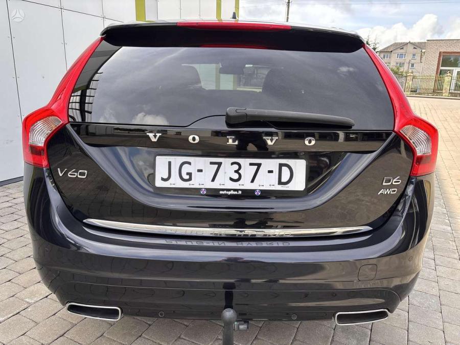 Black Volvo V60 2013 in Raseiniai, with an engine capacity of 2.40 L and mileage of 257 thousand km for 7500 €, photo 13 on AUTOMOTO.COM.LV