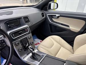 Black Volvo V60 2013 in Raseiniai, with an engine capacity of 2.40 L and mileage of 257 thousand km for 7500 €, photo 26 on AUTOMOTO.COM.LV