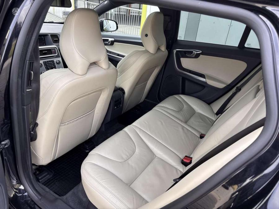 Black Volvo V60 2013 in Raseiniai, with an engine capacity of 2.40 L and mileage of 257 thousand km for 7500 €, photo 30 on AUTOMOTO.COM.LV