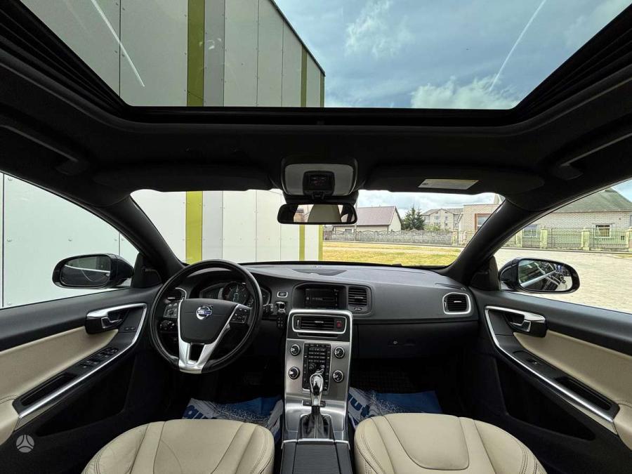 Black Volvo V60 2013 in Raseiniai, with an engine capacity of 2.40 L and mileage of 257 thousand km for 7500 €, photo 31 on AUTOMOTO.COM.LV