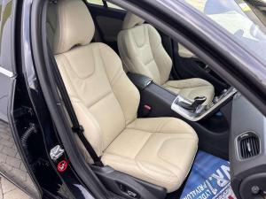 Black Volvo V60 2013 in Raseiniai, with an engine capacity of 2.40 L and mileage of 257 thousand km for 7500 €, photo 36 on AUTOMOTO.COM.LV