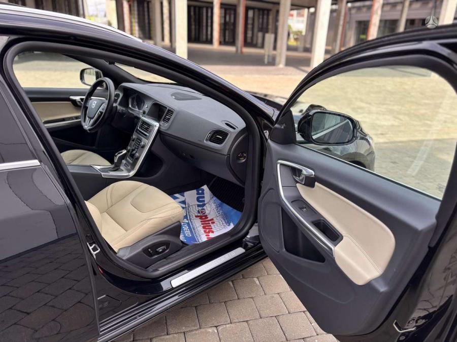 Black Volvo V60 2013 in Raseiniai, with an engine capacity of 2.40 L and mileage of 257 thousand km for 7500 €, photo 37 on AUTOMOTO.COM.LV