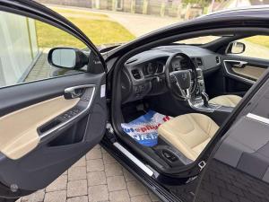 Black Volvo V60 2013 in Raseiniai, with an engine capacity of 2.40 L and mileage of 257 thousand km for 7500 €, photo 45 on AUTOMOTO.COM.LV