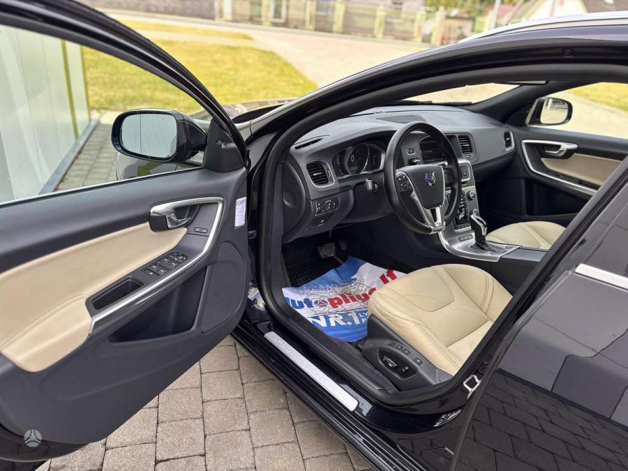 Black Volvo V60 2013 in Raseiniai, with an engine capacity of 2.40 L and mileage of 257 thousand km for 7500 €, photo 45 on AUTOMOTO.COM.LV
