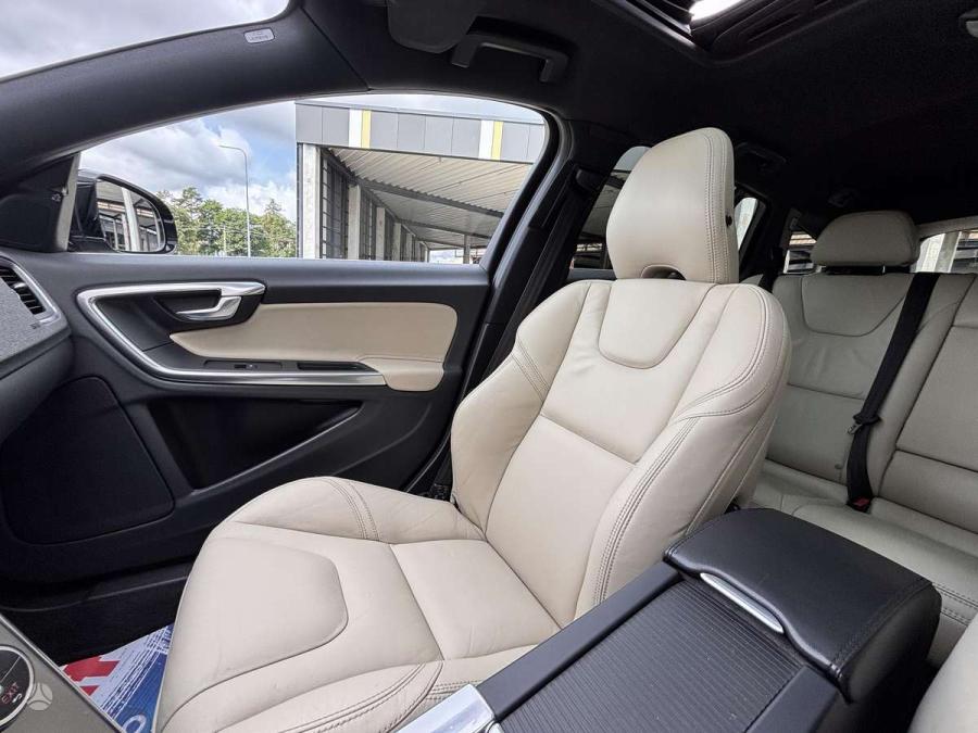 Black Volvo V60 2013 in Raseiniai, with an engine capacity of 2.40 L and mileage of 257 thousand km for 7500 €, photo 46 on AUTOMOTO.COM.LV
