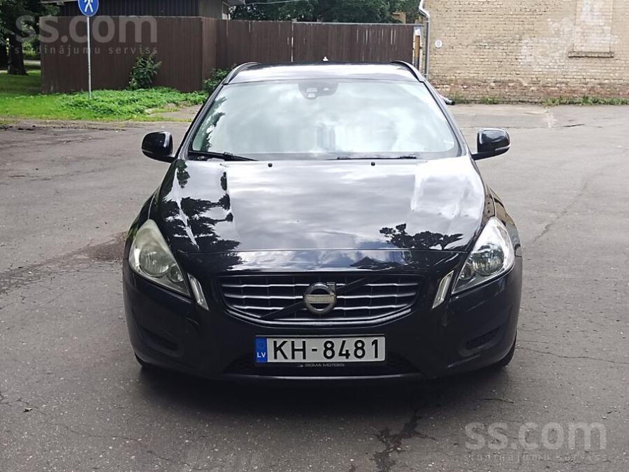 Melns Volvo V60 2013 Rīga, ar dzinēja tilpumu 2.00 L un nobraukumu 0 tūkst. km par 3900 €, foto 3 vietnē AUTOMOTO.COM.LV