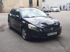 Melns Volvo V60 2013 Rīga, ar dzinēja tilpumu 2.00 L un nobraukumu 0 tūkst. km par 3900 €, foto 4 vietnē AUTOMOTO.COM.LV
